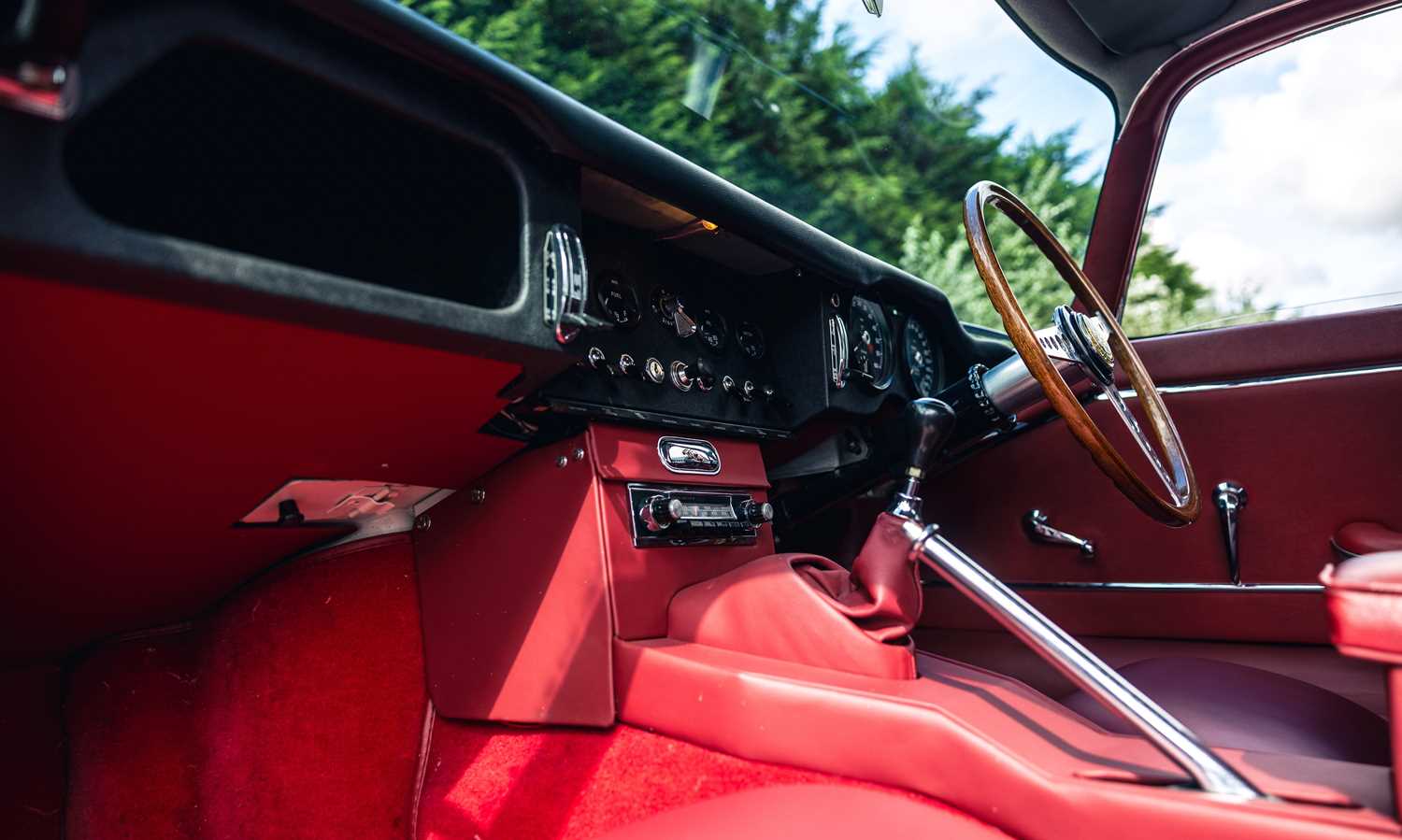 Lot 172 - 1963 Jaguar E-Type Series I Fixedhead Coupé
